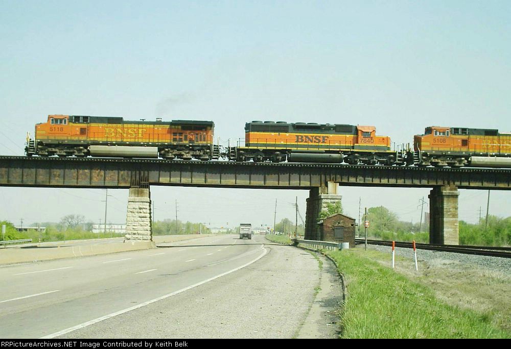 BNSF 5118 and 7840
